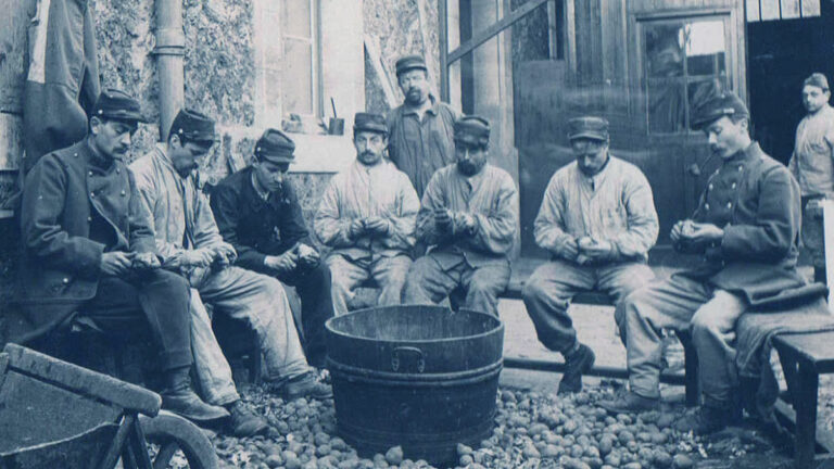 Corvée, essere di corvée: significato e origini